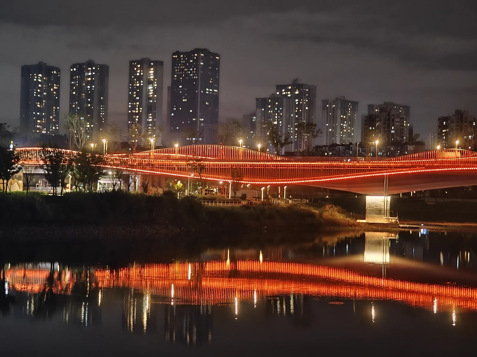 Lake Dumat Al-Jandal Bridge Lighting Project | Topeng Lighting